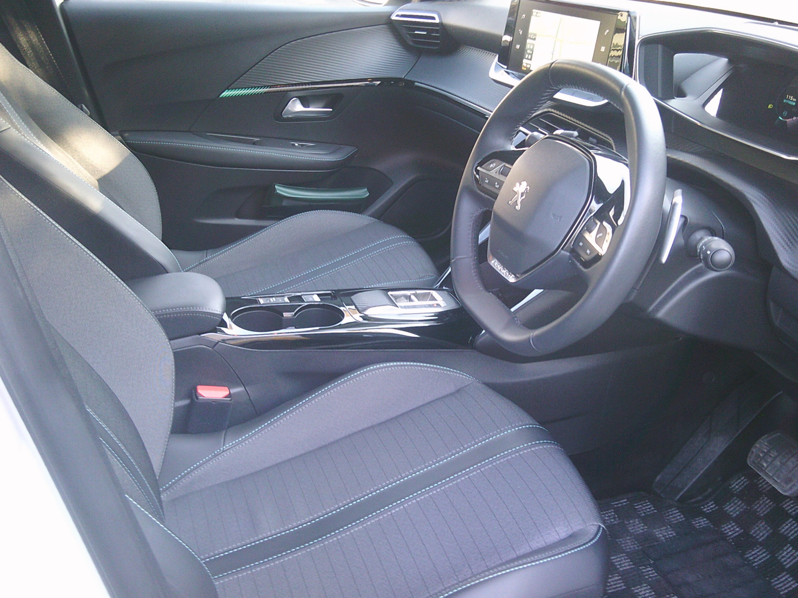 2022年モデル プジョー208 アリュール入荷しました！ | 中古車・新車販売 株式会社ケイズコーポレーション